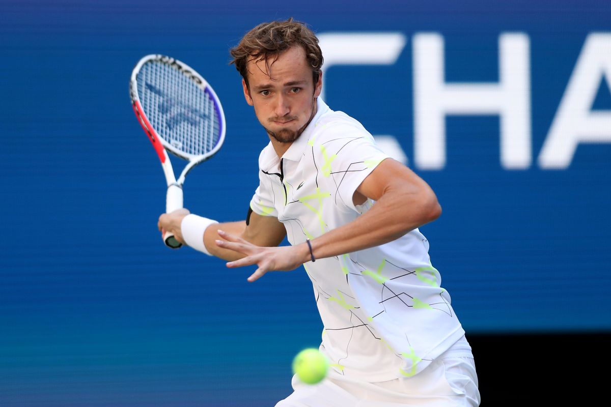 Daniil Medvedev Racquet | Which Brand Does He Prefer the Most?